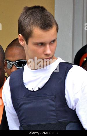 Recently captured fugitive Colton Harris-Moore, 19, aka the 'Barefoot ...