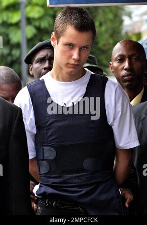 Recently captured fugitive Colton Harris-Moore, 19, aka the 'Barefoot ...