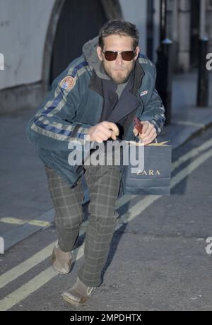 musician Ben Taylor, son of James Taylor and Carly Simon, puts on a bit ...