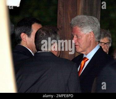 Exclusive!! President Bill Clinton enjoys an early evening at a South ...