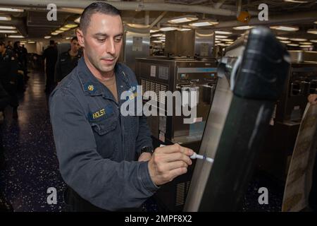 221014-N-XN177-1039 PHILIPPINE SEA (Oct. 14, 2022) – Chief Damage ...