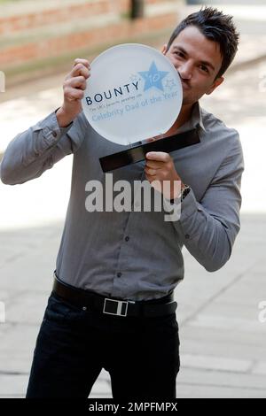 Peter Andre wins the 2010 Bounty Celebrity Dad of the Year. Peter was ...