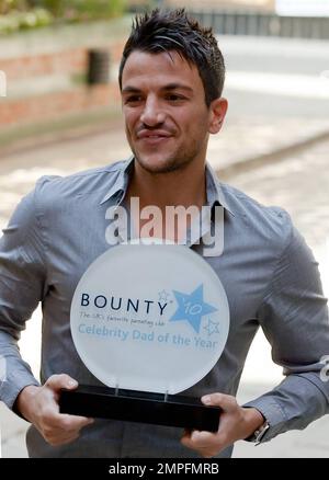 Peter Andre wins the 2010 Bounty Celebrity Dad of the Year. Peter was ...