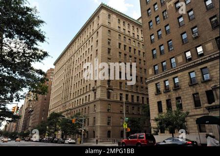 EXCLUSIVE!! General views of The Apthorp Building. It's reported that ...