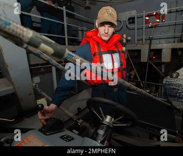 PACIFIC OCEAN (Oct. 7, 2022) – Hull Maintenance Technician Fireman Luke ...
