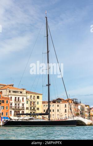Afloat in Venice from Gondola to luxury yacht Stock Photo - Alamy