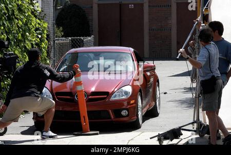 Cameron Diaz shoots a scene on location in Hollywood for her upcoming ...