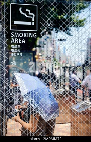 Japan, Tokyo, smoking area Stock Photo - Alamy