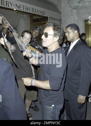 Bruce Springsteen attends aa party supporting Barack Obama hosted by ...