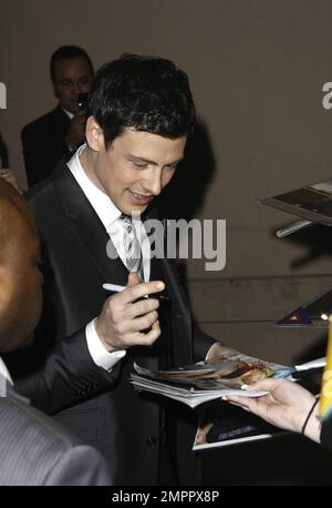 "Glee" star Cory Monteith looks handsome in a suit and tie as he signs ...