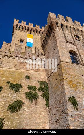 Italy Marche Offagna the fortress - Towers Stock Photo - Alamy