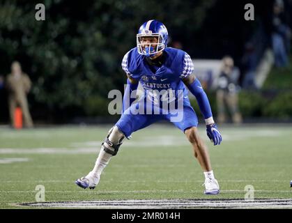 Kentucky linebacker Jordan Jones plays against Vanderbilt in the second ...