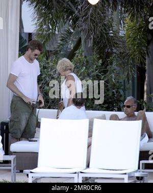 Eric Dane celebrates Mother's Day early, spending time with his mom ...