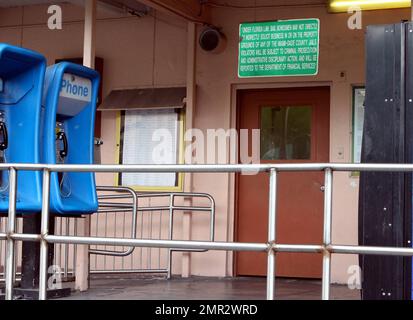 EXCLUSIVE!! Rapper Flo Rida is met by seven bodyguards and a bail ...