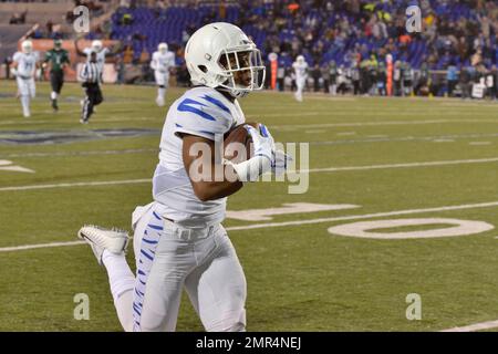 Memphis running back Tony Pollard runs the 40-yard dash at the NFL ...