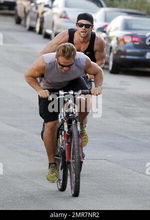 EXCLUSIVE!! Chris Hemsworth shows off his incredible muscles as he ...