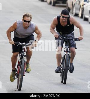 EXCLUSIVE!! Chris Hemsworth shows off his incredible muscles as he ...