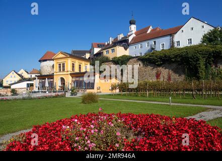 Park, baroque garden orangery with old town wall, Schärding, Innviertel ...