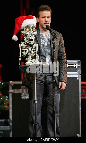 Jeff Dunham and 'Achmed the Dead Terrorist' Comedian ventiloquist Jeff ...