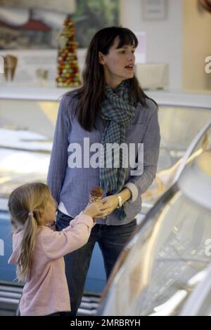 Jennifer Garner out and about with her daughter, Violet, in Brentwood ...