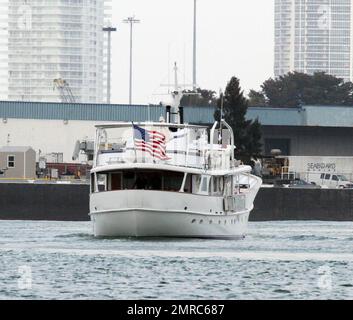 EXCLUSIVE!! Jennifer Lopez, who is currently in talks to remake Goldie ...