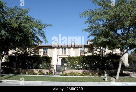 Exclusive!! Jennifer Lopez' new Beverly Hills mansion in Ca. The plot ...