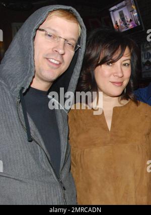 Actress Jennifer Tilly and poker player boyfriend Phil Laak hang out ...
