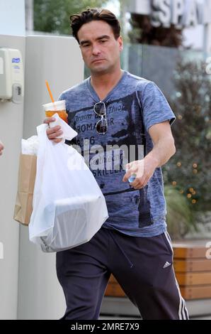 EXCLUSIVE!! Johnny Galecki of the Golden Globe nominated TV series "The ...