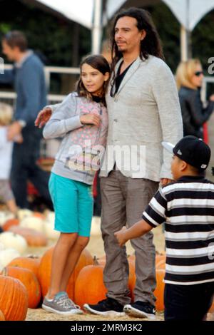 Former guitarist /co-founder of metal band 'Korn' and Born-Again ...