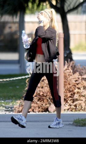 Exclusive!! Super-skinny Anna Kournikova finishes a long workout at her ...