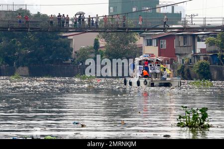 Ocean plastic pollution in Manila Bay shore, Philippines Stock Photo ...