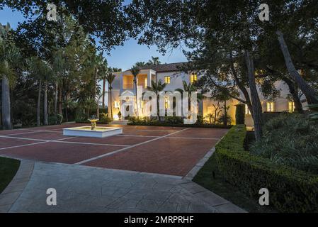 EXCLUSIVE!! The legendary home featured in the wedding scene of the ...