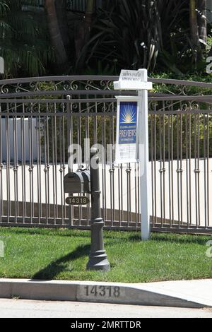EXCLUSIVE!! Loni Anderson lists her Sherman Oaks home for sale at 2 ...