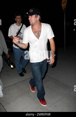 Sugar Ray frontman and "Extra" host Mark McGrath heads to Crown Bar for ...