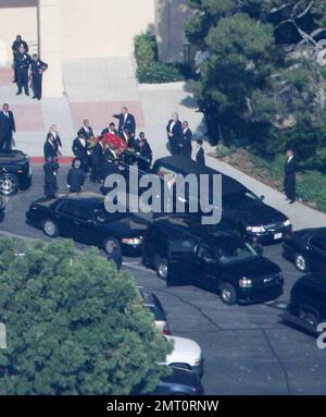 Michael Jackson's casket The memorial service for the King of Pop ...