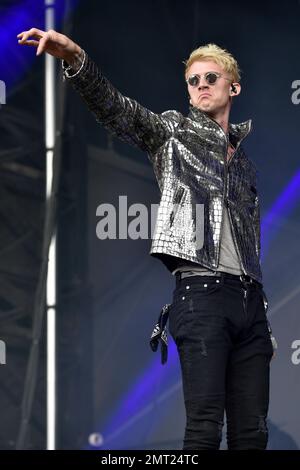 Richard Baker AKA Machine Gun Kelly performs on day four at ...