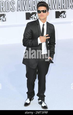 Bruno Mars arrives for the 2010 MTV Video Music Awards held at the ...
