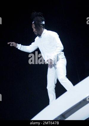 No Doubt wows the crowd, performing live in concert at the Air Canada ...