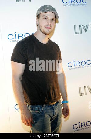 Singer Gavin DeGraw attends the New Years Eve celebration at LIV ...