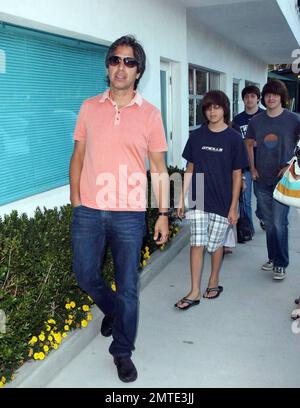 - Ray Romano hangs out in Malibu greeting fans and admiring motor bikes ...