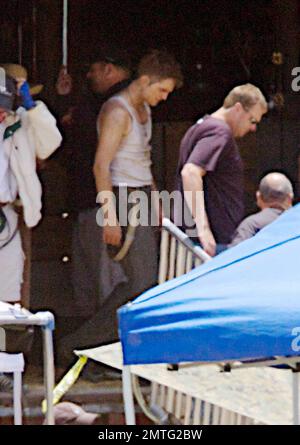Robert Pattison films scenes on the set of his new film "Water for ...