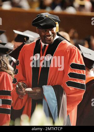 Shaquille O'Neal Shaquille O'Neal receives his doctoral degree in ...