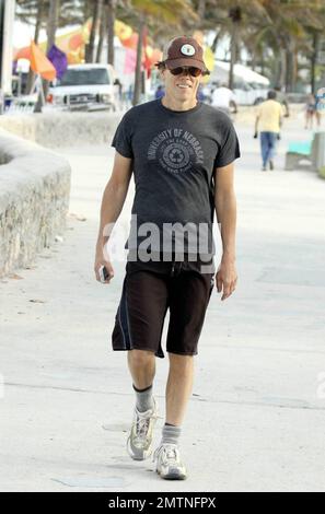 Exclusive!! Actor Kevin Bacon flashes a smile as he gets in some ...