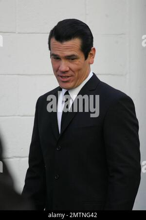 Josh Brolin Will Smith and Josh Brolin are both seen on the set of 'Men ...