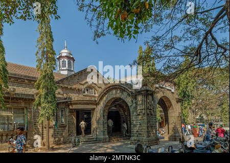 01 16 2007 Vintage stone building of Pune Post and Telegraph Office ...