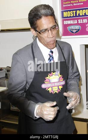 Ted Williams aka the homeless man with the Golden Voice talking on his ...