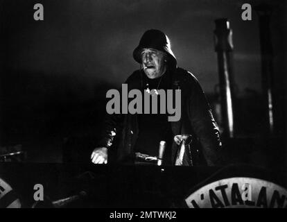 L'Atalante Year: 1934 France Director: Jean Vigo Dita Parlo, Jean Dasté ...