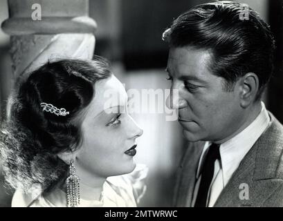 Pépé le Moko Year: 1937 - France Director: Julien Duvivier Line Noro ...