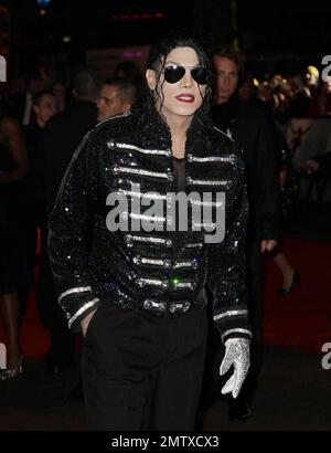 Navi, the UK's most famous Michael Jackson impersonator at the This Is ...