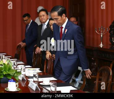 Admiralty House, the official Sydney residence of the governor-general of Australia viewed from ...